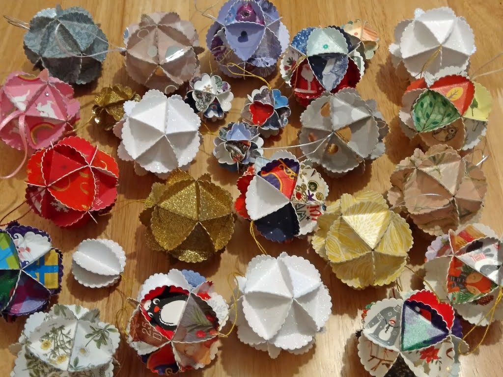 DIY Upcycled Christmas Card Baubles – Esselle Crafts